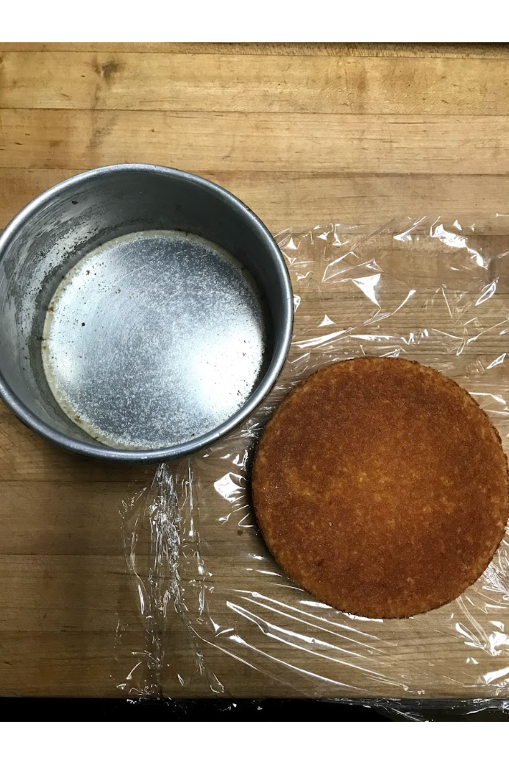 How to Cool and Frost a Cake [Step-by-Step Guide] - Better Baker Club