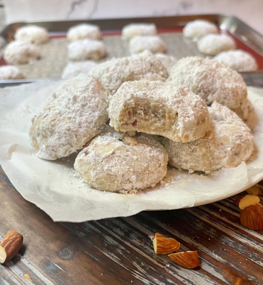 Easy Recipe: Traditional Greek Butter Cookies (Kourabiedes) - Better ...