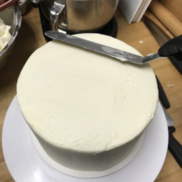 How to Cool and Frost a Cake [Step-by-Step Guide] - Better Baker Club