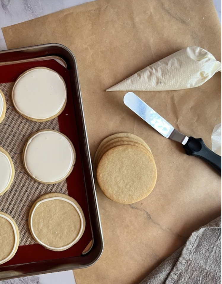 Easy Royal Icing Recipe with Meringue Powder - Better Baker Club