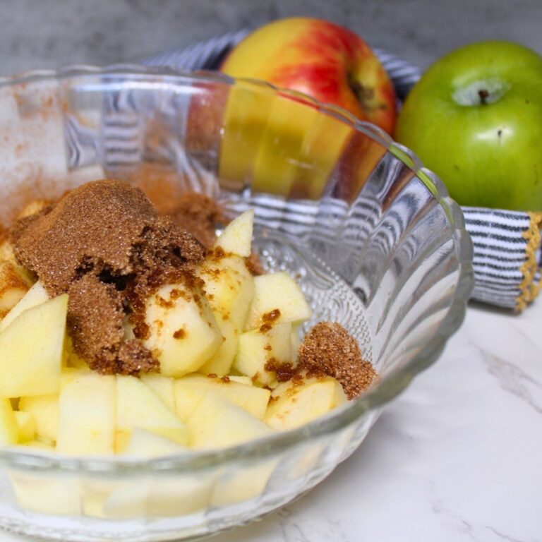 Easy 6-Inch Apple Pie for Two (with Flaky Crust) - Better Baker Club